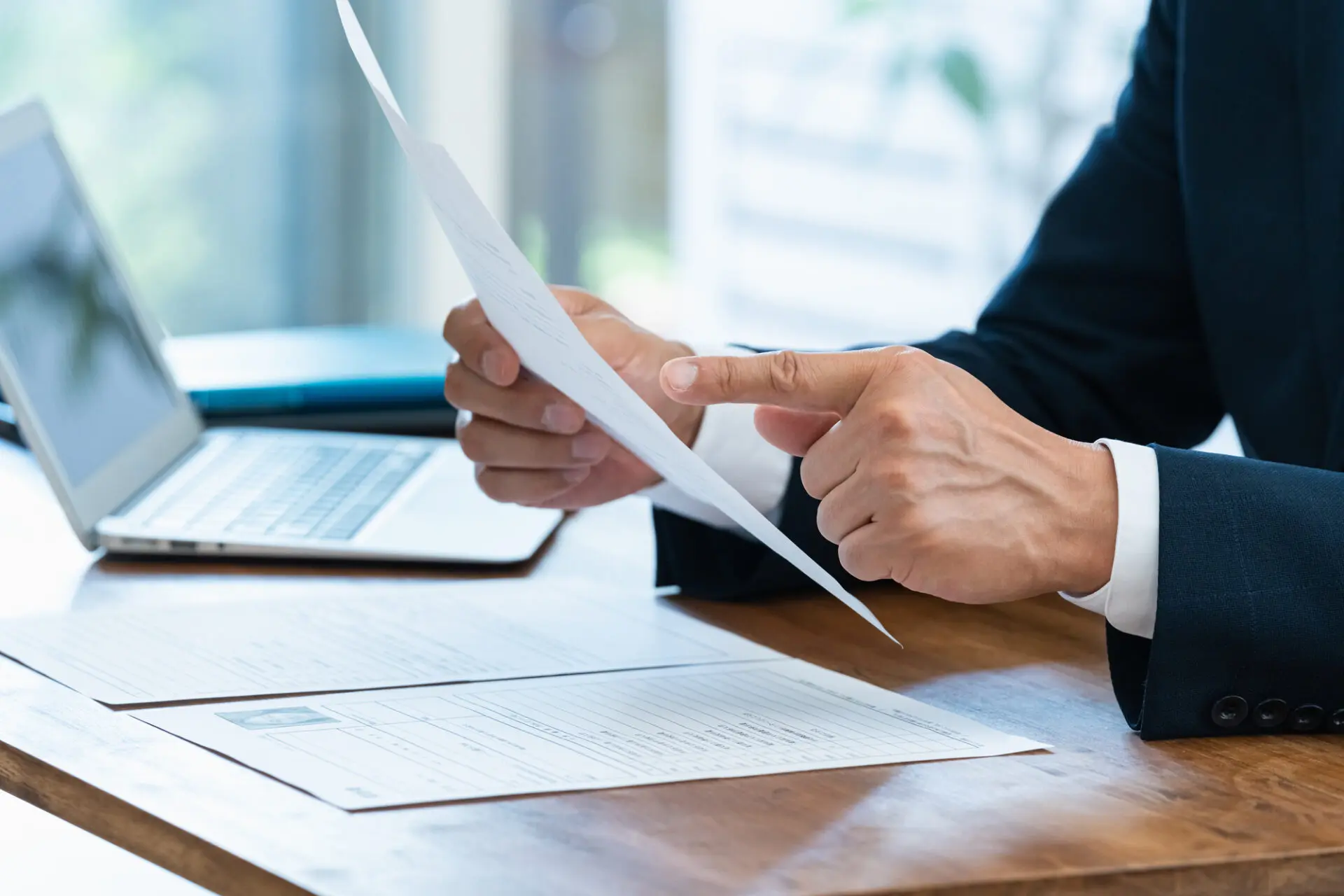 サービス - 株式会社New Intern